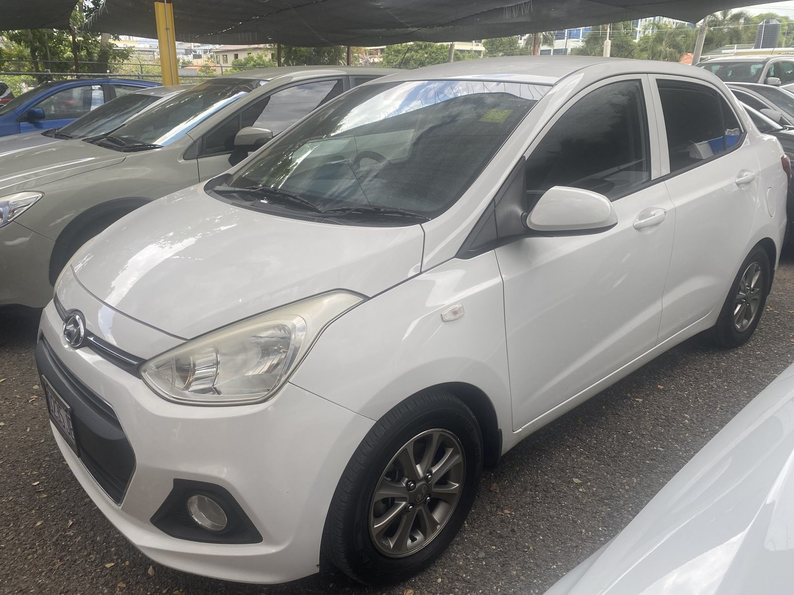 2015 HYUNDAI I 10 | SOPI MotorsSOPI Motors